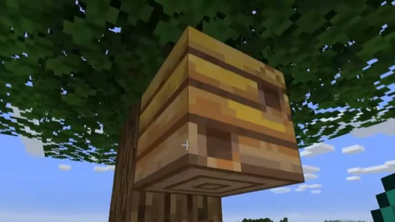 How to get and use Honeycomb in Minecraft - Pillar Of Gaming